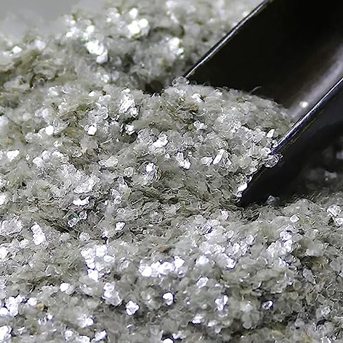 Natural Colored Mica Flakes,Gilding Flakes,Mica Flakes Glitter,Mica Flakes Leaf,Chunky Glitter Irregular Chips for Nail Arts Epoxy Resin Crafts Jewelry Making 2-4mm 120g (Pure White)