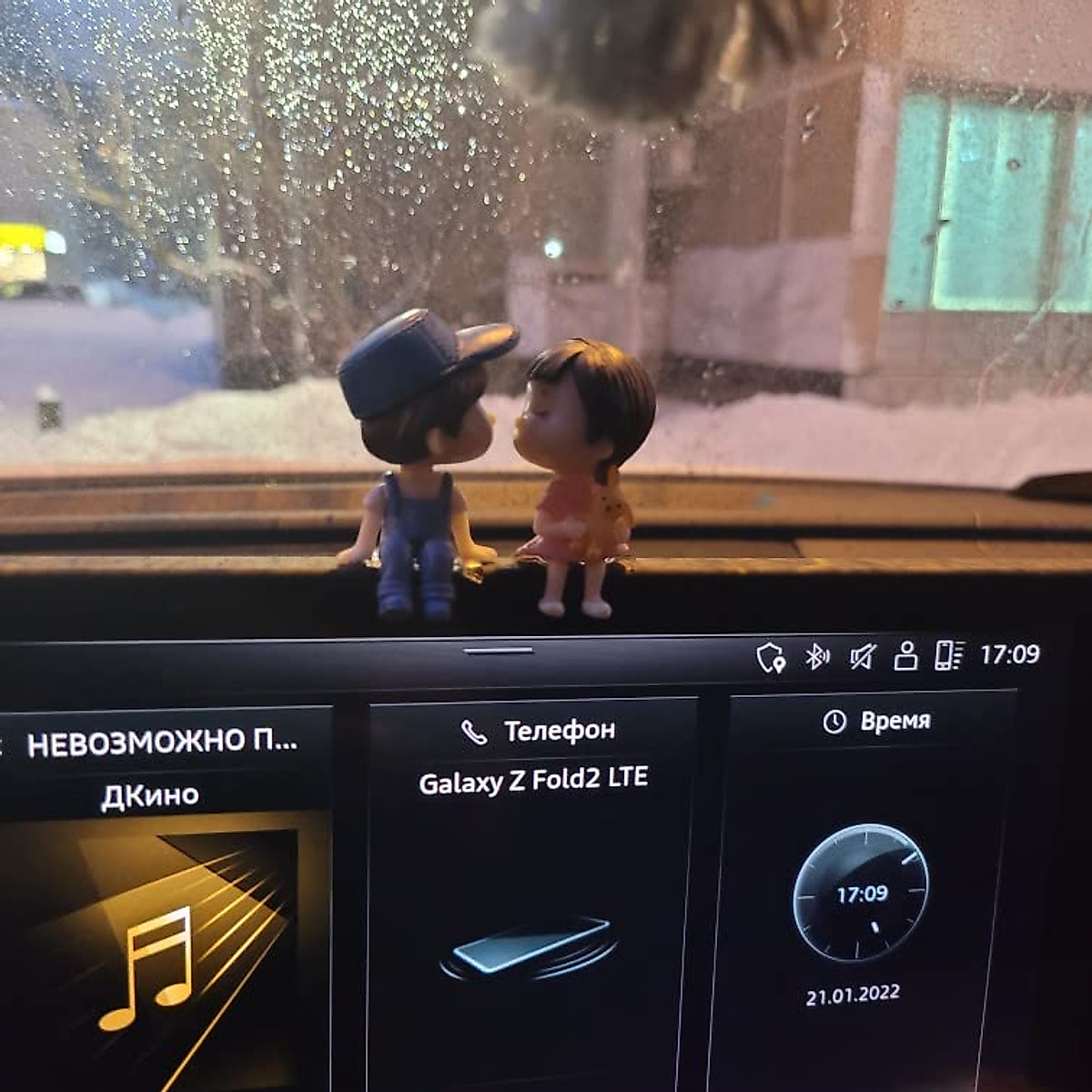 Lefe Liee car bobblehead dashboard decorations, kawaii cute car accessories for women interior cute, funny aesthetic car ornament for girls （standard）