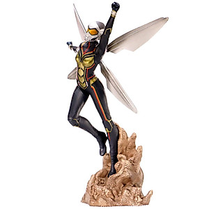 DIAMOND SELECT TOYS Marvel Gallery: Ant-Man & The Wasp: PVC Diorama Figure, 9"