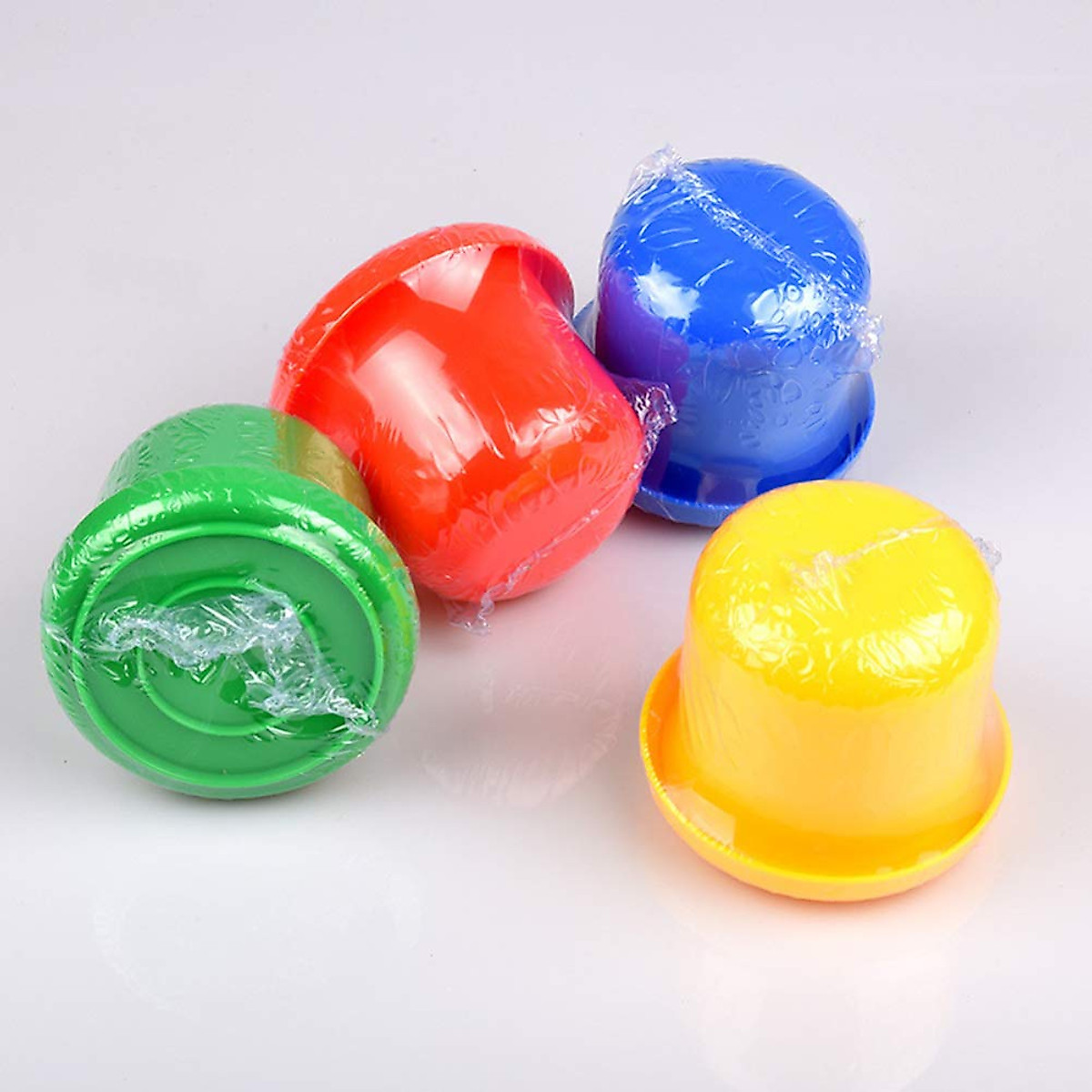 NUOBESTY 2PCS/Set Dice Game Set Plastic Dice Shaking Cup Dice Cup Set for Bar Party (Random Color)