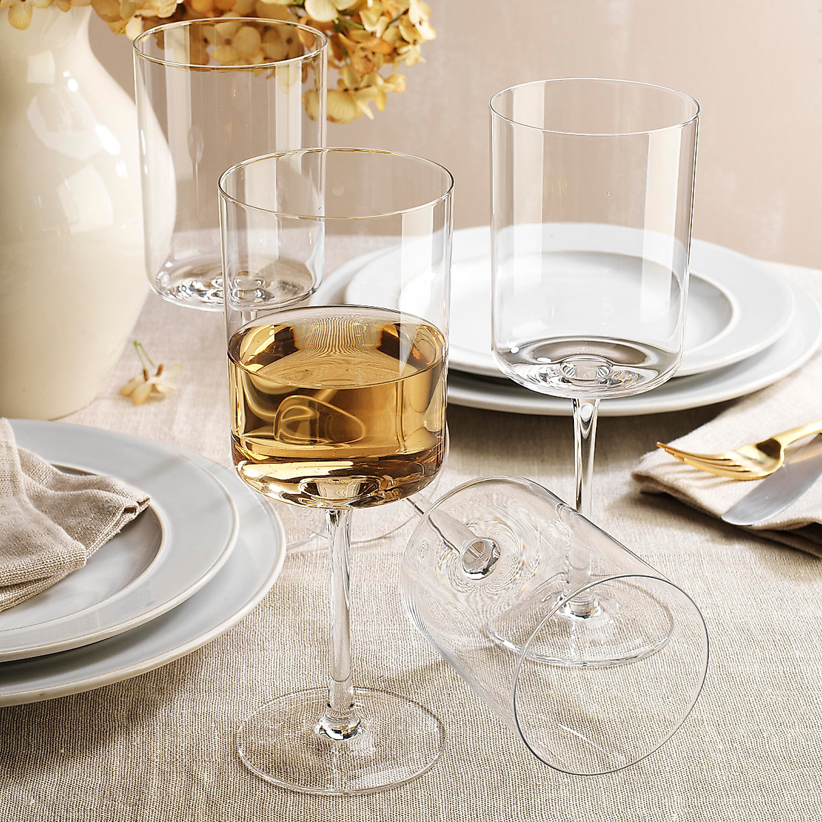 Square Wine Glasses Set of 4, Crystal Stemmed Modern Wine Glasses 16 Oz, Tall Thin Rim, Large Wine Glasses For Red and White Wine, Elegant Gifting Packaging, Dishwasher Safe. Snifter