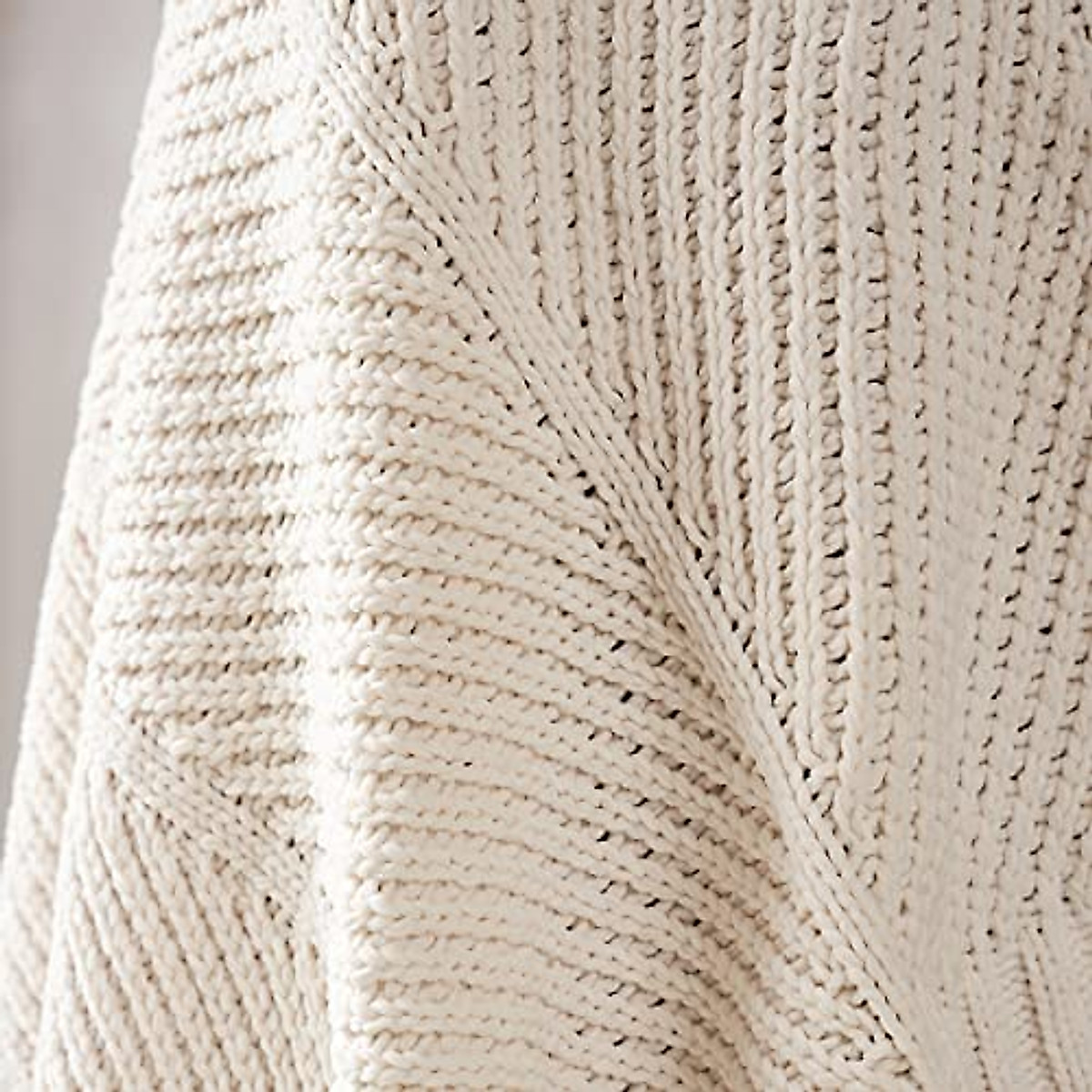 Amélie Home Herringbone Chenille Knit Throw Blanket, Textured Soft Warm Cable Knitted Throw Blankets, Farmhouse Rustic Cozy Knot Braided Crochet Blanket for Couch Bed, Ivory, 50"x 60"