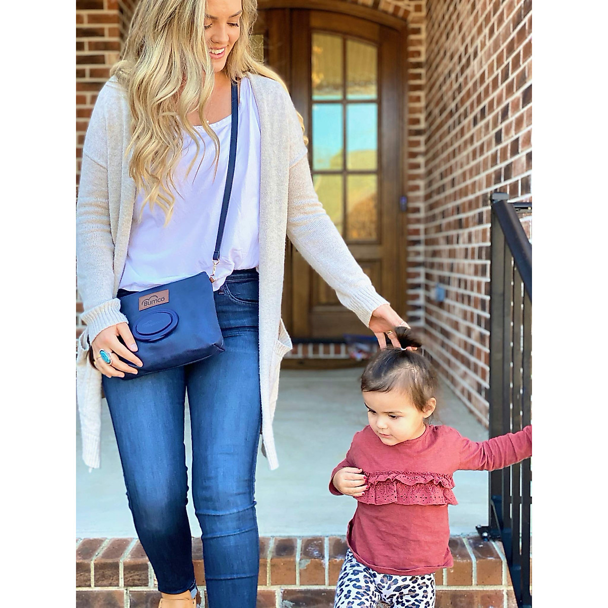 Bumco Diaper Clutch Bag - Portable Wipes Dispenser & Diaper Holder, Airtight Travel Baby Wipes Case, Leather-Style Wipe Dispenser Travel Baby Wipes Dispenser On the Go, Diaper Wristlet (Black)