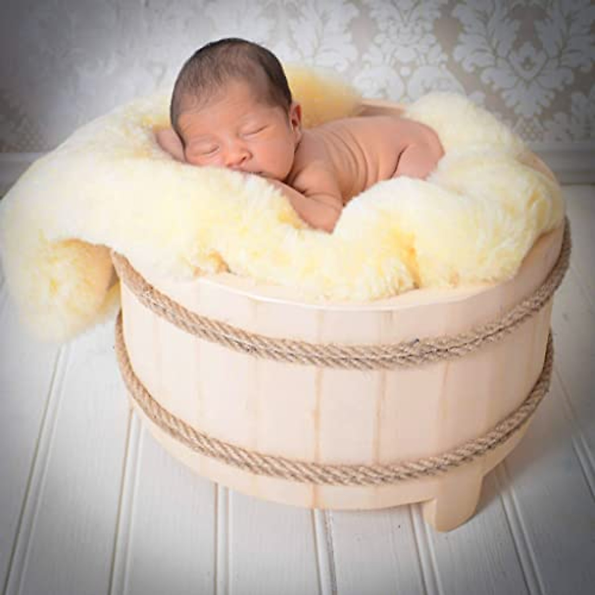 HUAHOO Premium Baby Sheepskin Rug Babycare Nursery Rug 100% Natural Lambskin Blanket Short-Shorn Wool Sleep Pad Medical Sheepskin Hospital Bed Mattress Topper (Beige, Single Pelt 2.5ft x 3.5ft)