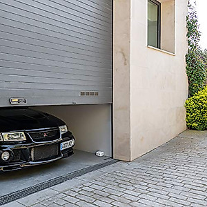 RADARCAN® PRO Ultrasonic Repellent for Bats, Rodents, Squirrels, Roaches – Advanced Pest Repeller System Plug in, Pest Control for Home, Attic, Basement, Garage, Warehouse & Industry. Indoor - Outdoor