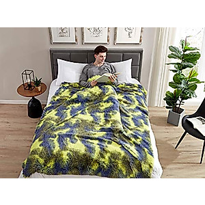 Hobed Life Ultra Soft Blanket 50 x 60 Inch, Faux Fur Blanket for Kids, Boys, Teens & Young Man, Stylish Camo Tie Dye Fur Throw, Fluffy Chair Blanket, Super Plush Reversible Bed Blanket, Male Fashion