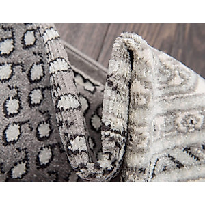 Unique Loom Williamsburg Collection Traditional Border with Dotted Center Area Rug, 5' 3" x 8' Rectangle, Gray/Black