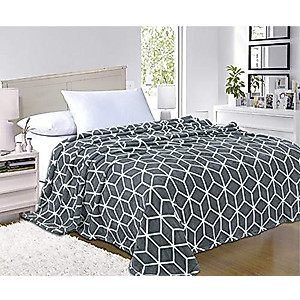 Elegant Comfort #1 Fleece Blanket on Amazon - Luxury Micro-Fleece Ultra Plush Cube Pattern - All Season Blanket, King/California King, Grey