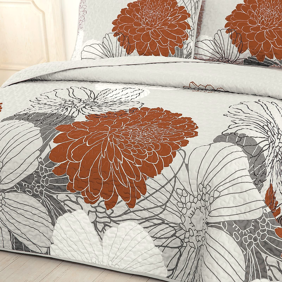 Floral Pattern Quilt Set Queen Burnt Orange Bedspread 3 Pieces Coverlet Soft Lightweight Bed Cover with 2 Pillow Shams for All Season 96"x90"