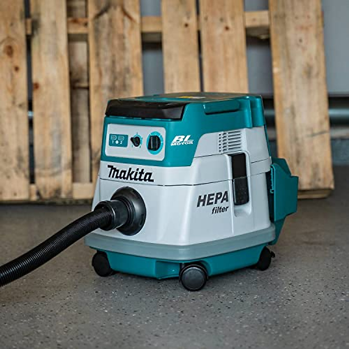 Makita XCV21ZX 36V (18V X2) LXT® Brushless 2.1 Gallon HEPA Filter Dry Dust Extractor, Tool Only