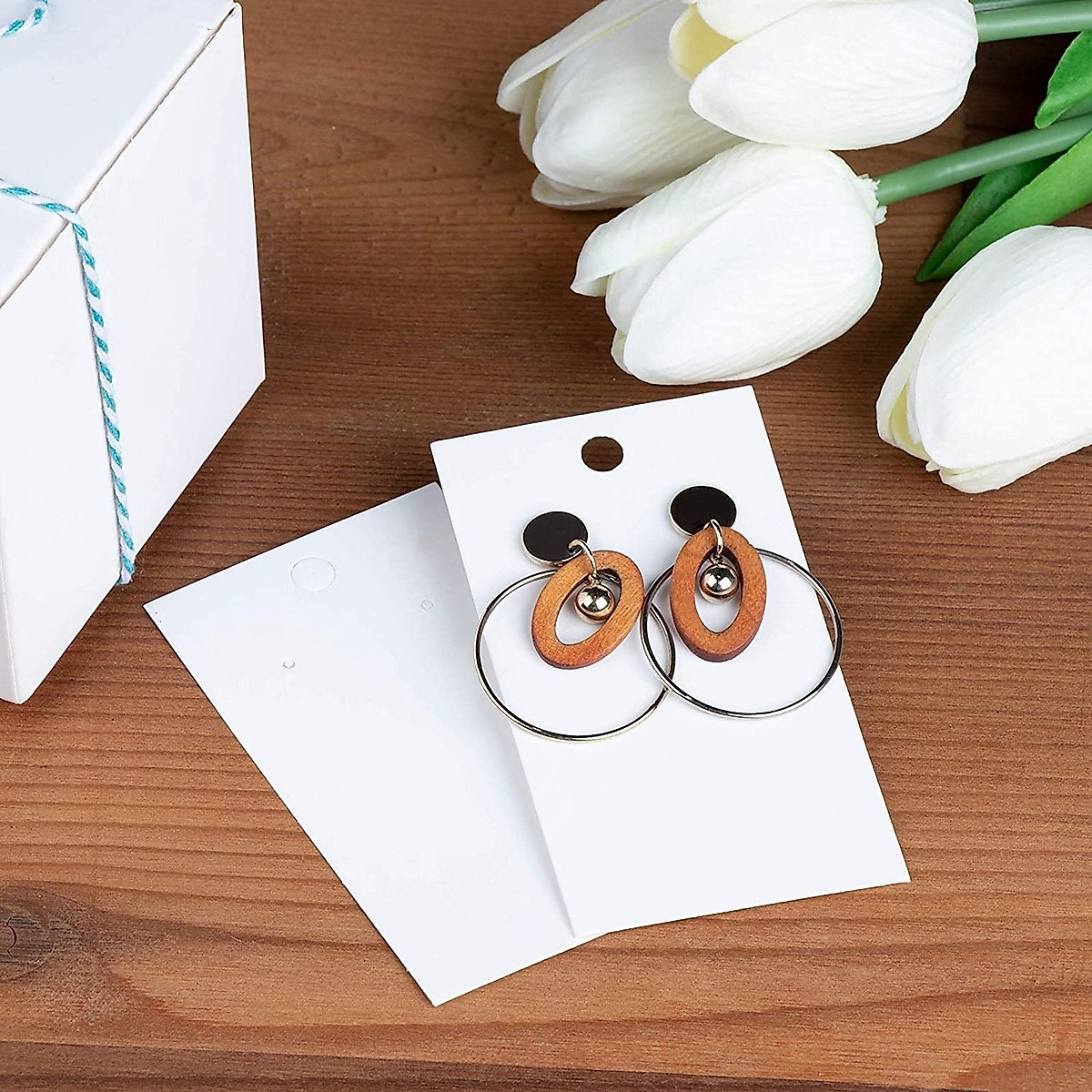 Juvale White Earring Display Cards, 200-Pack Hanging Earring Cards for Selling, Packaging, Storage, 500 GSM Thick and Sturdy Paper Material, Jewelry Holders (3.5x2 in)