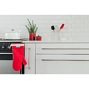 Le Creuset Oven Mitt, Cherry