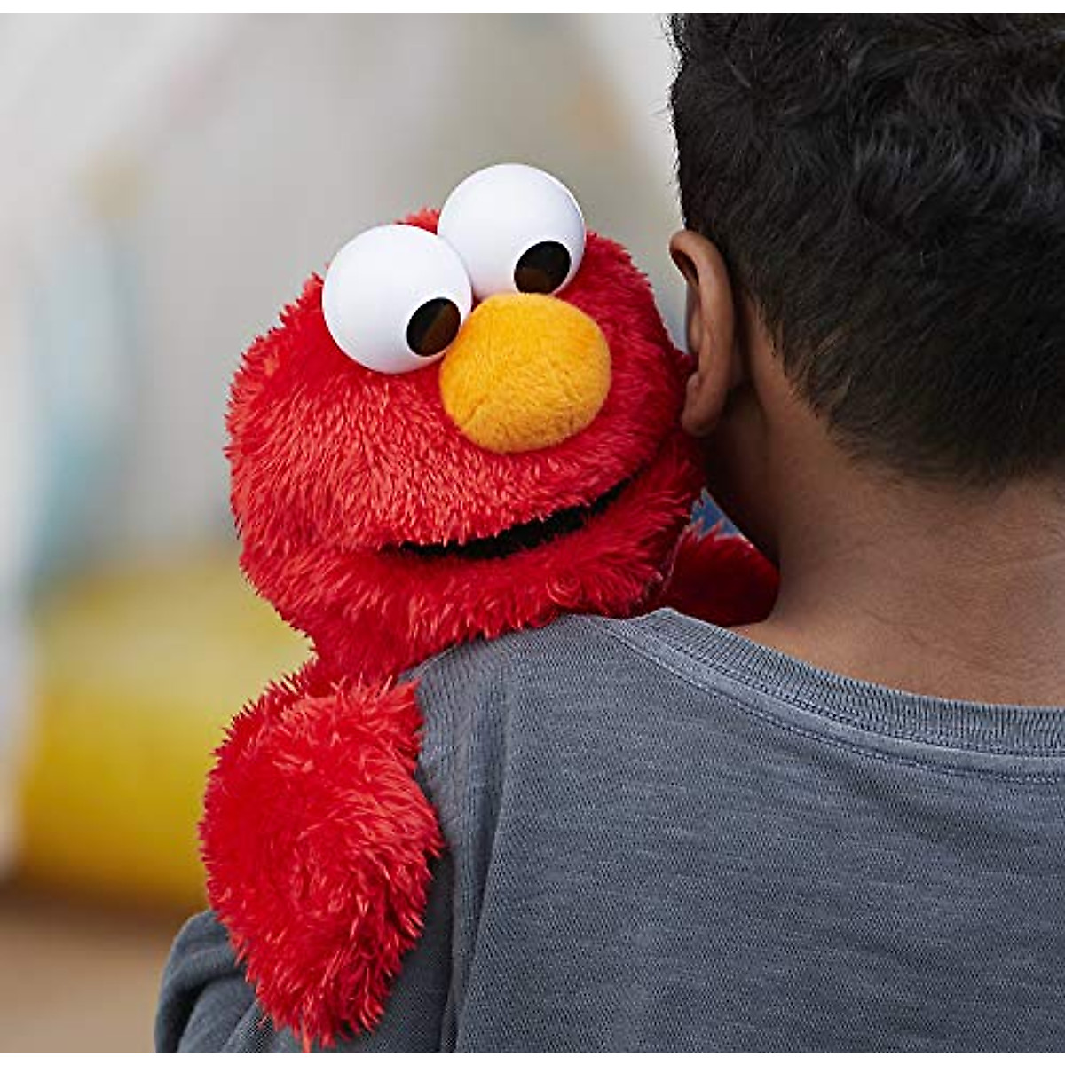 Sesame Street Love to Hug Elmo Talking, Singing, Hugging 14-inch Plush Toy for Toddlers, Kids 18 Months and Up