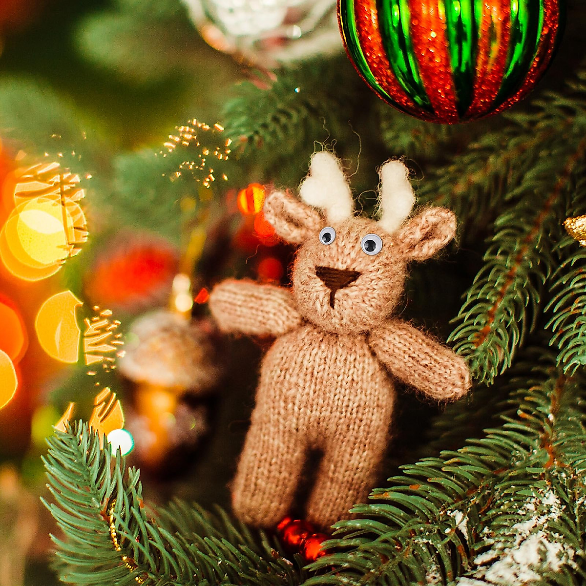 Stick on Googly Wiggle Eyes, 750Pcs Assorted Size 4-18mm Self-Adhesive Craft Eyes Wobbly Eyes Stickers DIY Craft Doll Eyes Making Accessories for Halloween,Scrapbooking (4/5/6/8/10/12/15/18 mm)