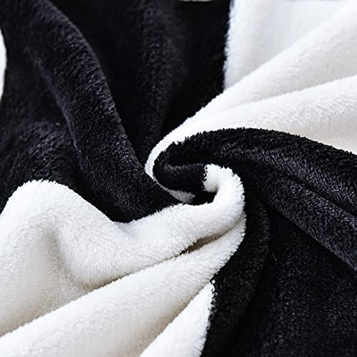 Vessia Large Flannel Fleece Plush Blanket Throw Size(50"x70") - Black and White Checker Lightweight Blanket - 300GSM Soft Cozy Comfy Microfiber Checkboard Blanket for Sofa,Couch,Bed,Chair