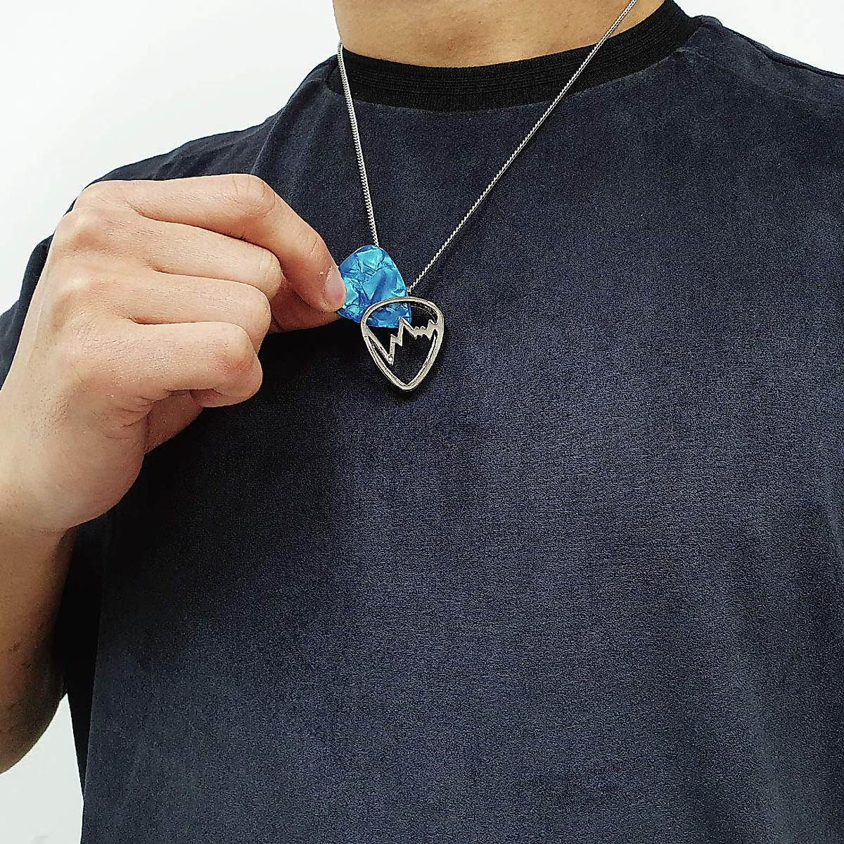 PICKRING Soundwave Shaped Guitar Pick Holder Necklace for Guitarists/guitar picks keeper storage pendant necklace stainless steel music lovers musicians gifts (Metal Black)