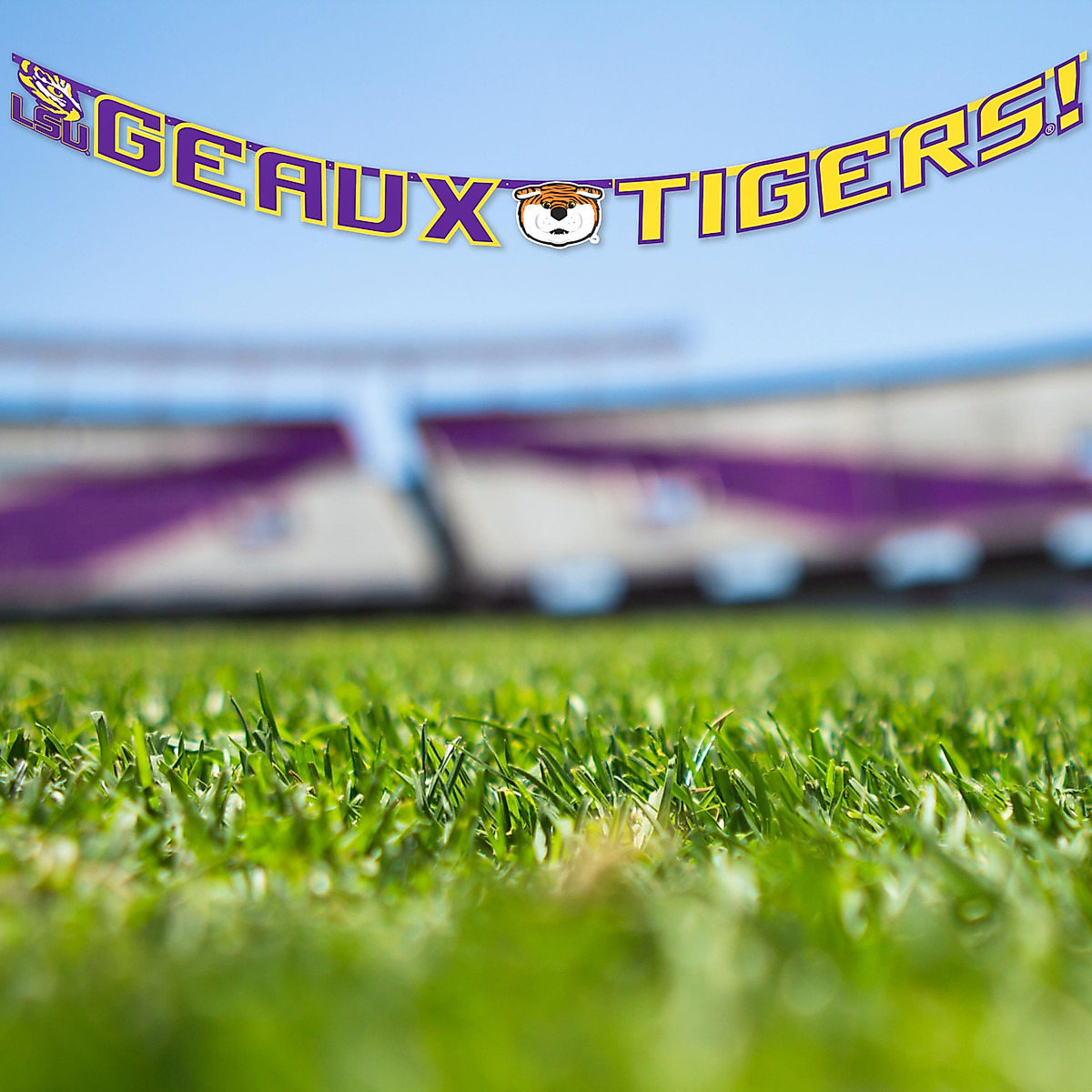 LSU – Geaux Tigers Banner! 8 Ft. long banner is great for Tailgating, Dorm Rooms, Birthday Parties, Graduation. Show your LSU Tiger spirit. by Havercamp