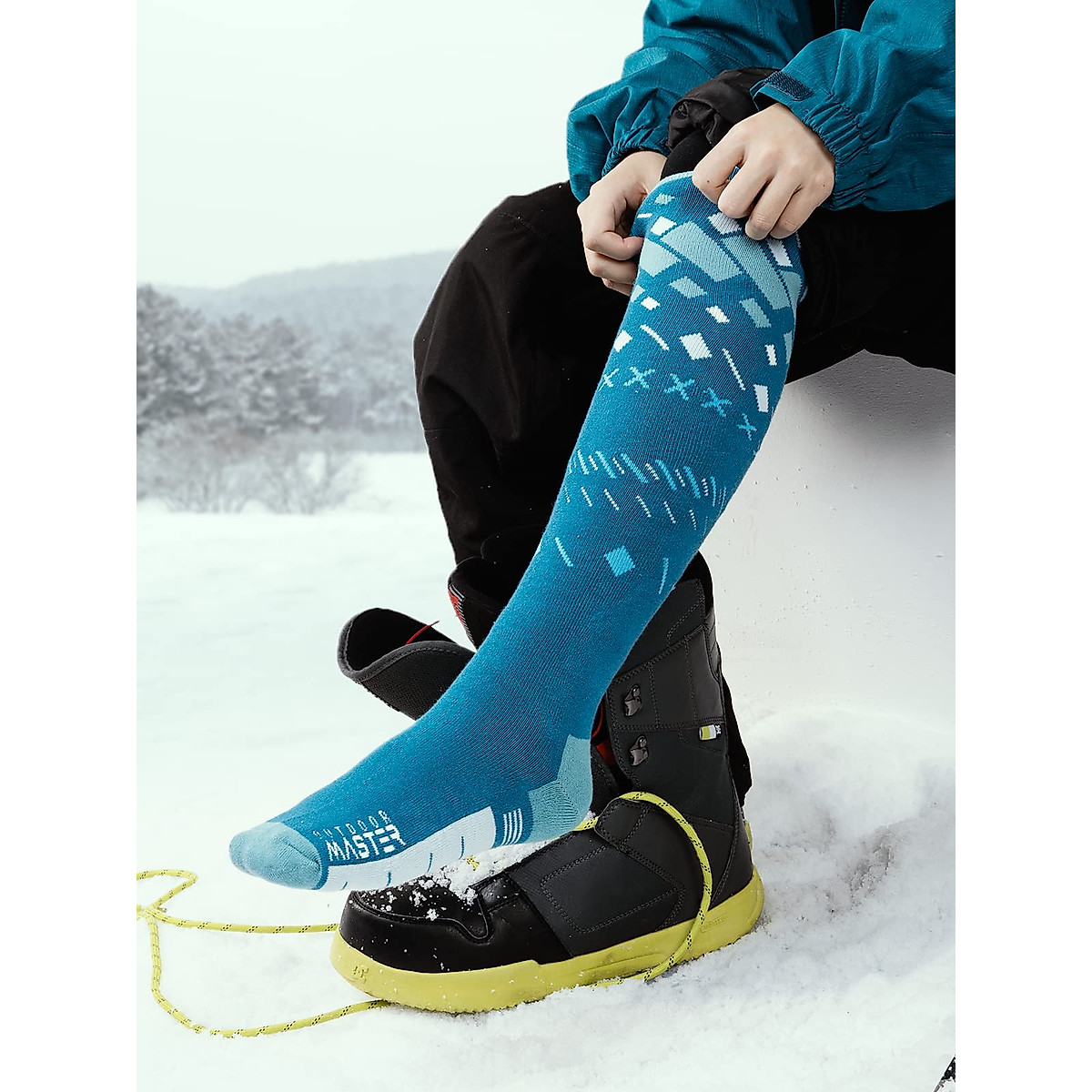 OutdoorMaster Unisex Ski Socks,Skiing and Snowboarding Socks for Men & Women with Over the Calf Design/Non-Slip Cuff