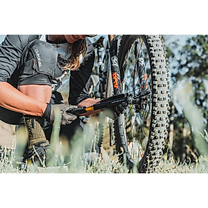 Lezyne Grip Drive HV Bicycle Hand Pump, ABS Flip Chuck, Gravel, Mountain Bike, Presta and Schrader Valve, High Volume, Black, M, 231mm