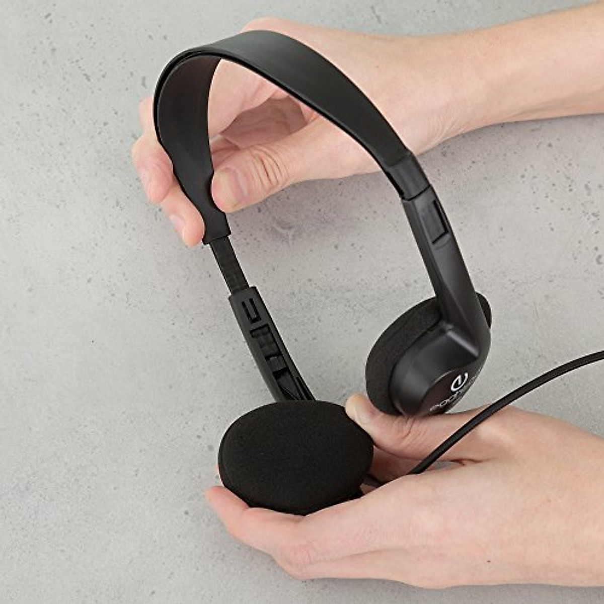 Egghead Over-Ear Stereo Headphones with 3.5 mm Audio Jack for use in Classroom, Library, Offices and More (20 Pack) EGG-IAG-1000-SO-20