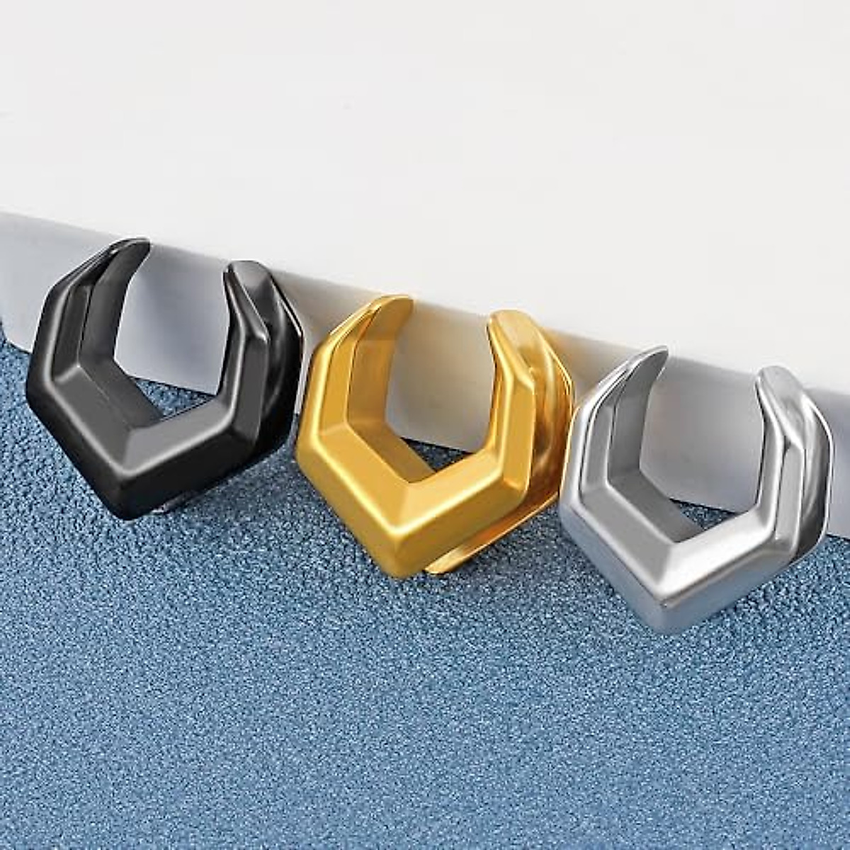 LADEMAYH 2Pcs 7/8 Gauges for Ears, Cool Hexagon Black 7/8 Plugs Ear Gauges for Women, 22mm Gauges for Ears, Surgical Steel Saddle Plugs Tunnels Gauge Earrings