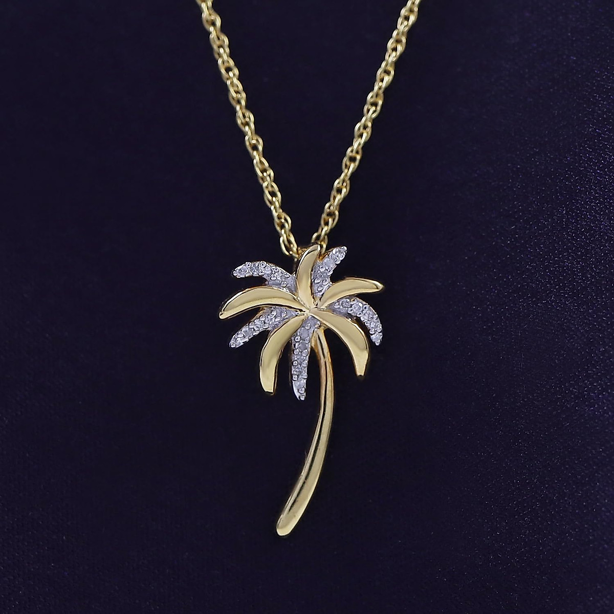 Jewel Zone US Beach Jewelry - 1/20 Carat Round Cut Natural White Diamond Accent Palm Tree Pendant Necklace In 10k Solid Yellow Gold 18 Inch 10k Gold Chain (0.05cttw)