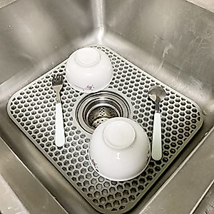 Silicone Sink Mat Protector for Kitchen Sink (Middle hole)