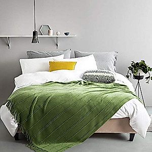 Revdomfly Knitted Throw Blanket Green Farmhouse Woven Blankets with Fringe Tassels for Couch Bed, 47" x 67", Green