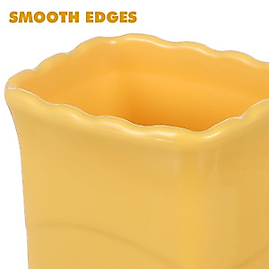 SHERCHPRY Fruit Slicer 2pcs Egg Slicers Stainless Steel Strawberry Banana Cutter Mini Slicer Cut Kitchen Cutter Blade Everyday Fruit Veggie Divider for Vegetable Appetizer Yellow