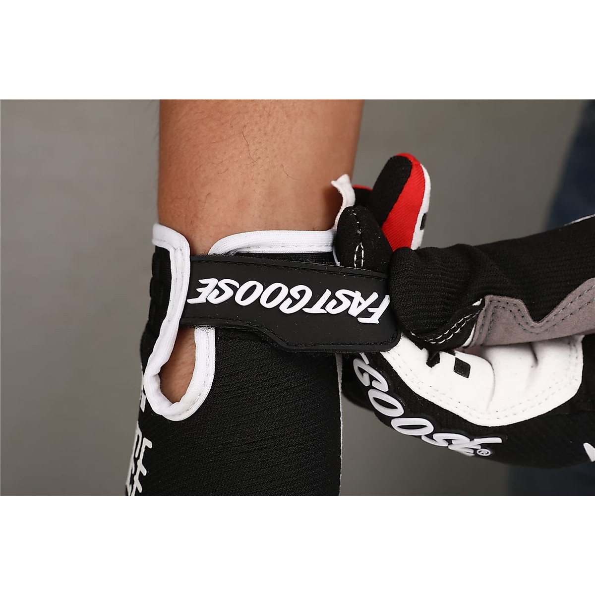 EXCEREY Cycling Gloves Mountain Bike Gloves for Outdoor Sports, Driving, Climbing for Men & Women (Black,M)