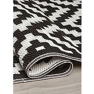 FH Home Outdoor Rug - Waterproof, Fade Resistant, Reversible - Premium Recycled Plastic - Geometric - Porch, Deck, Balcony, Mudroom, Laundry Room, Patio - Aztec - Black & White - 3 x 5 ft