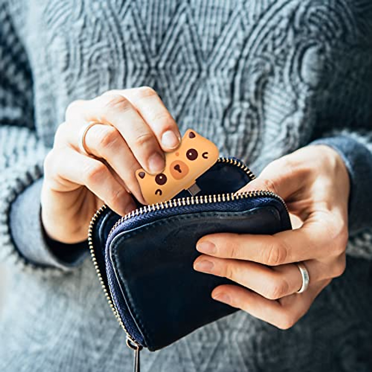 HRNAKDFKL Portable Charger - Cute Power Bank Emergency Charging 2 Pack 800mAh USB C iOS Power Bank with LED Night Light External Battery Pack Charger Compatible with iPhone & Type C (USB C & iOS)