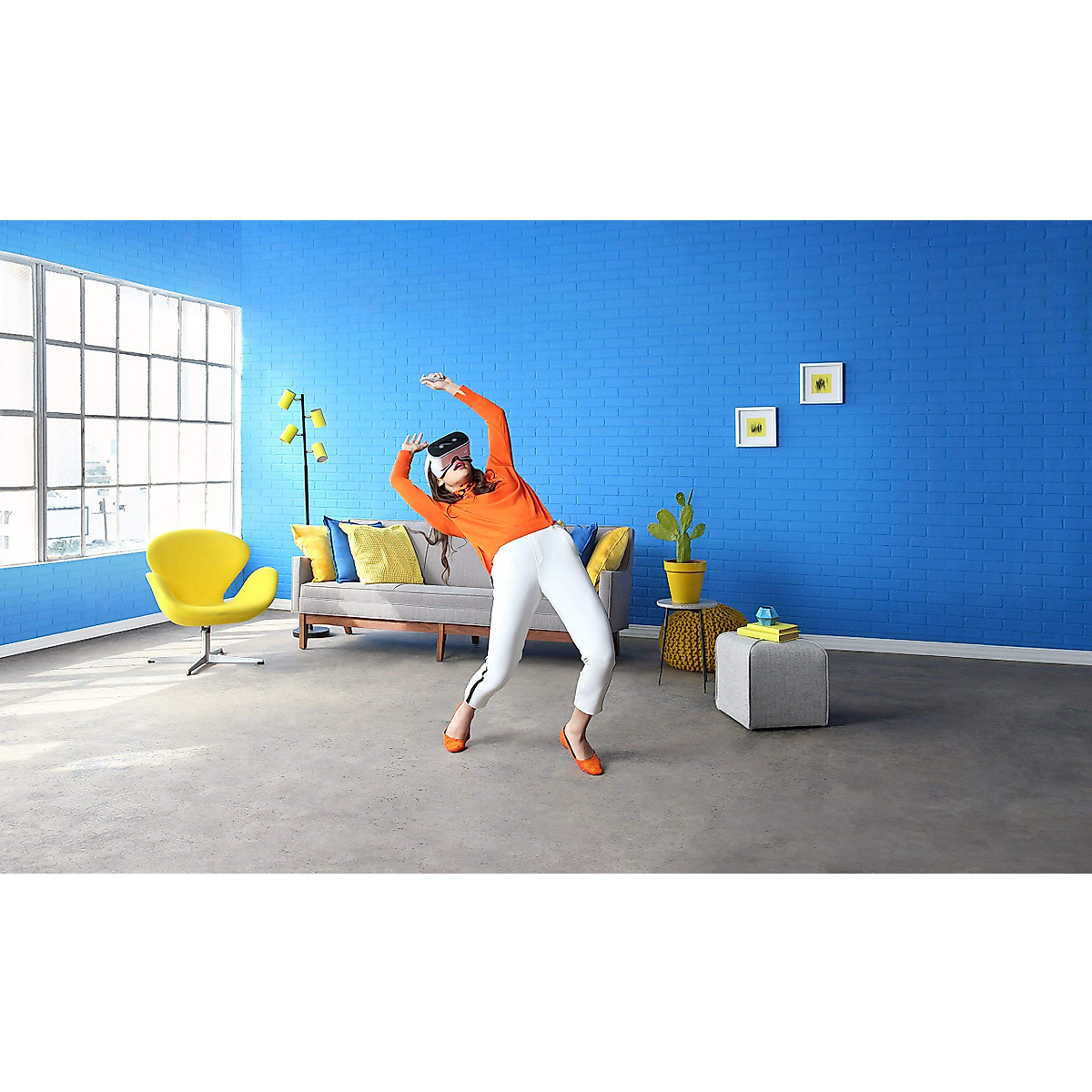 Lenovo Mirage Solo with Daydream, Standalone VR Headset with Worldsense Body Tracking, Ultra-Crisp QHD Display, Smartly Designed Mobile Headset (Renewed)