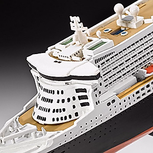 Revell 05808 Queen Mary 2 Cruise Liner - 1:1200 Model Kit