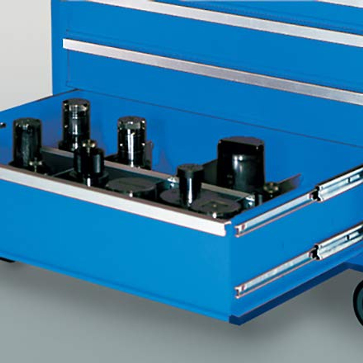 Versatility - 8 Drawer Turret Tooling Cabinet with Mobile Base, VT-22000