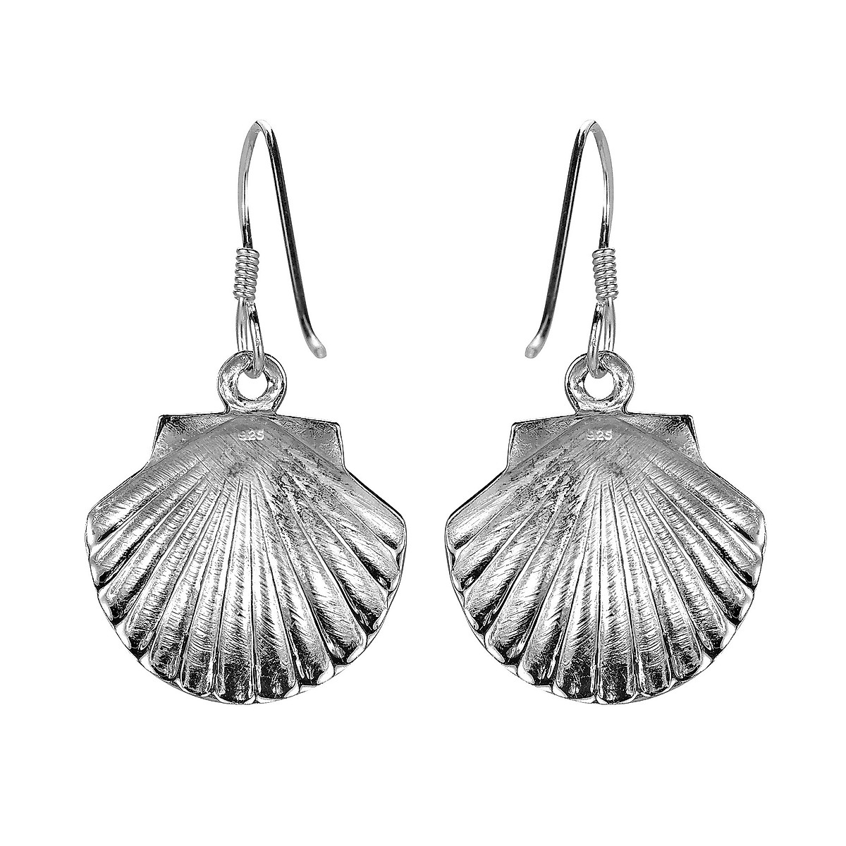 AeraVida Beach Summer Seashell Clam Boho Sterling Silver Dangle Earrings | Chic Boho Style Sterling Silver Dangle Earring for Women | Jewelry Gift