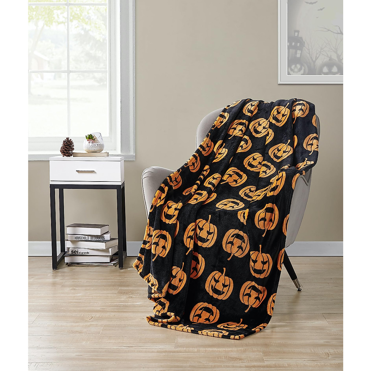 GoodGram Ultra Soft & Plush Autumn & Halloween Chic Themed Oversized Accent Throw Blankets - Assorted Styles (Black Jack O' Lanterns)