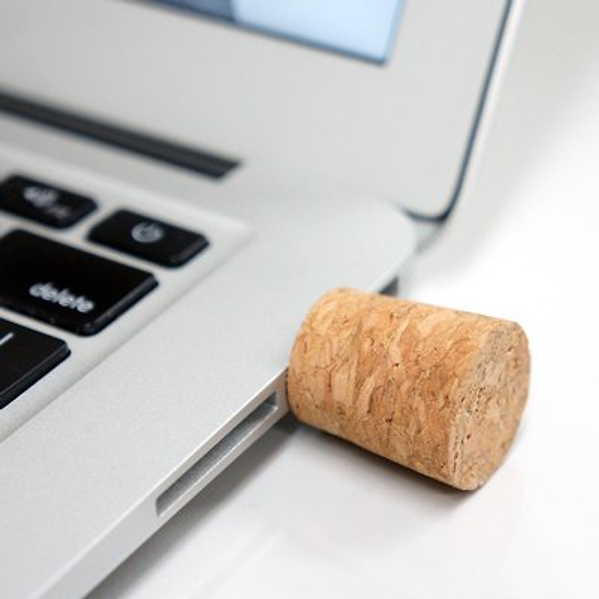 D-CLICK TM Bottle Shape USB High speed Flash Memory Stick Pen Drive Disk (8GB)