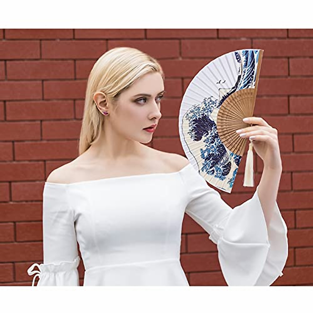 Hand Fan Pocket Fan Tassel Folding Fan Retro Bamboo Handle Fan Summer Party Dancing Wedding Vintage Style