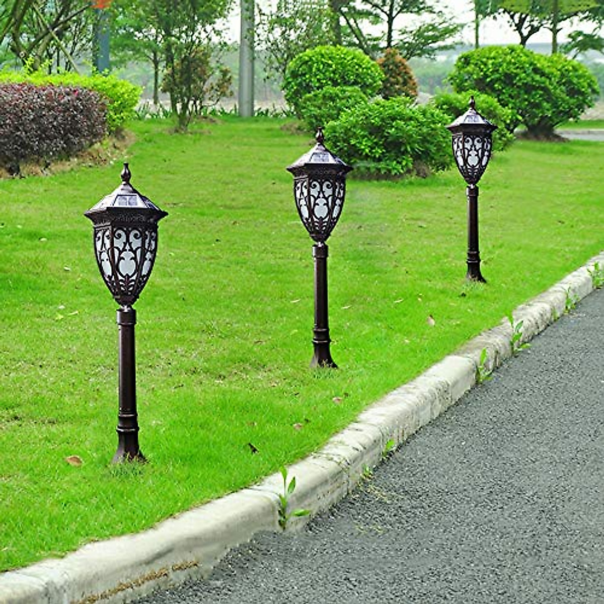 Outdoor Aluminum Cast Glass Lantern Solar LED Column Light Post Lamp American Home Villa Courtyard Lawn Pillar Light Outside Park Street Light IP65 Rainproof Decoration