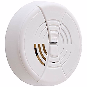 First Alert BRK FG250B Dual Ionization Smoke Alarm with 9-Volt Battery, 1", White