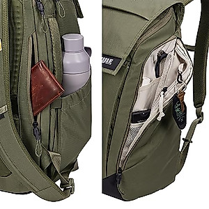 Thule Paramount 27L Backpack - Commuter Backpack - Padded Pocket fits a 16" Laptop