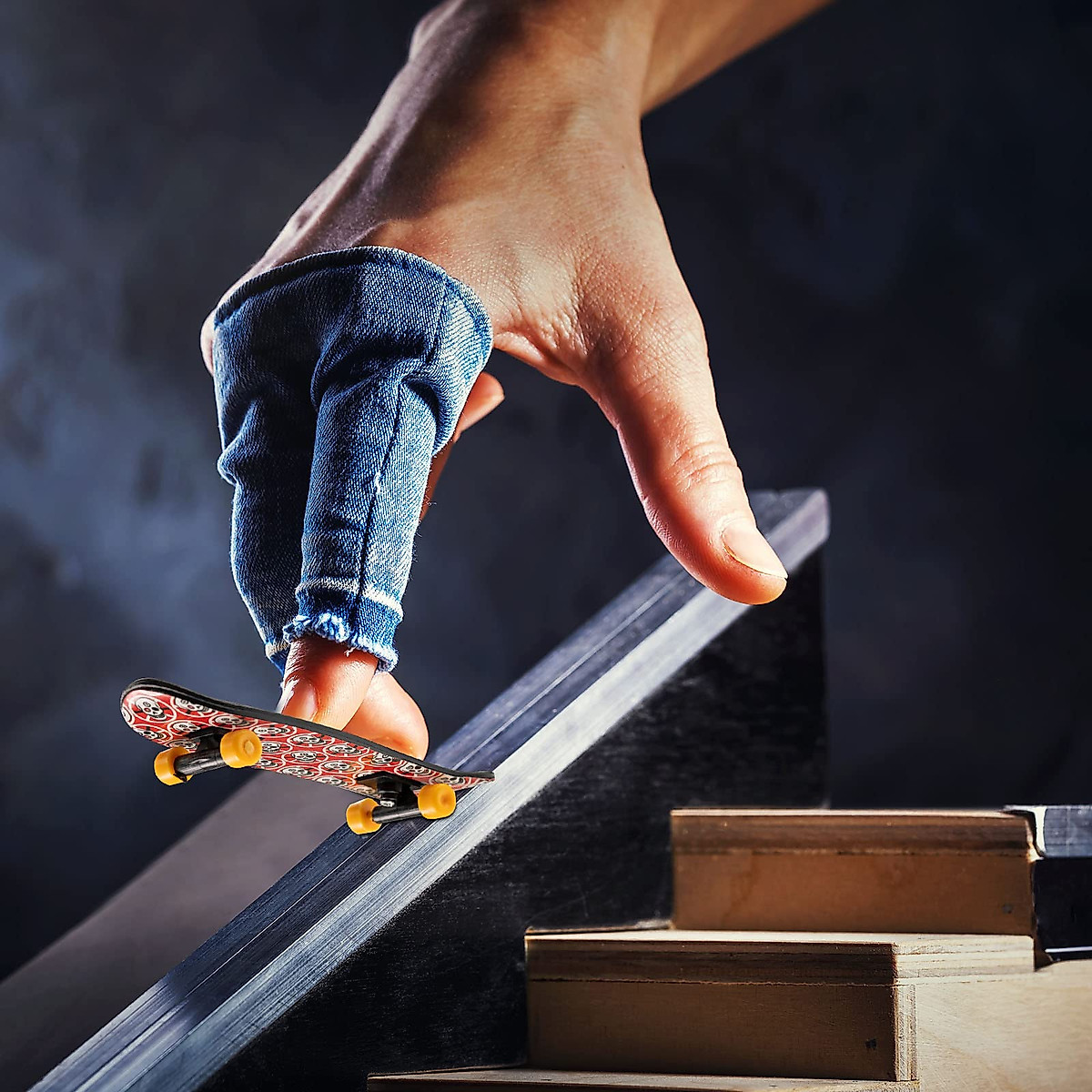 Hortsun 100 Pieces Fingerboard Finger Mini Skateboard Toy Finger Boards Set with Double Sided Pattern Creative Novelty Finger Toys Birthday Party Favors Gift for Teens and Adults, Random Pattern