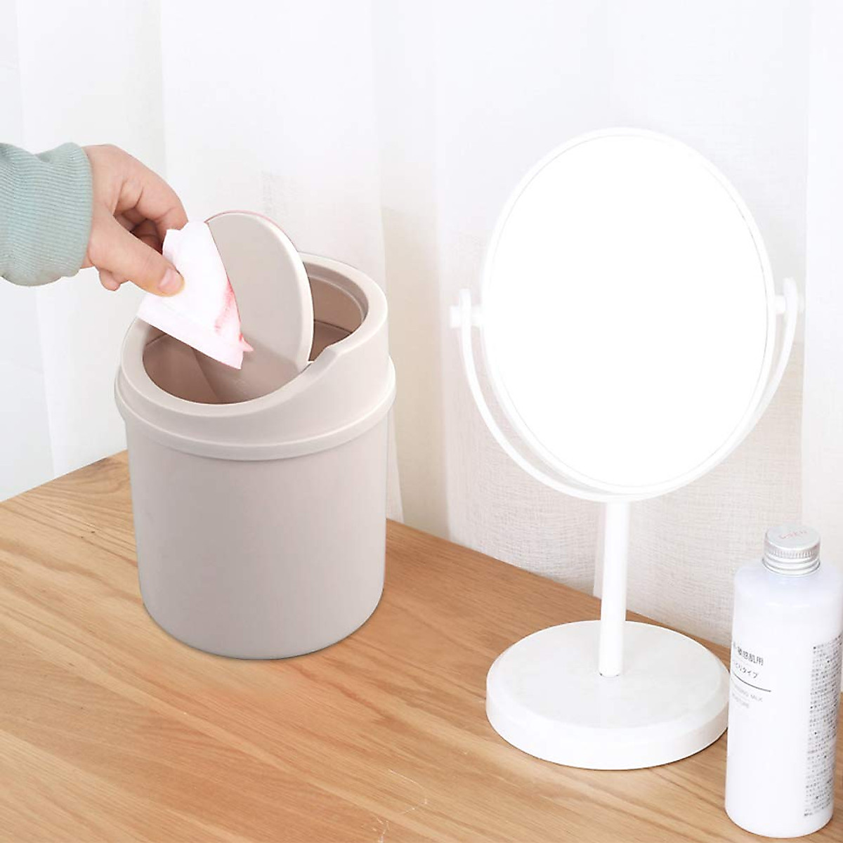 Fiazony Plastic Tiny Waste Bin, Desktop Mini Trash Can with Swing Lid, Pink