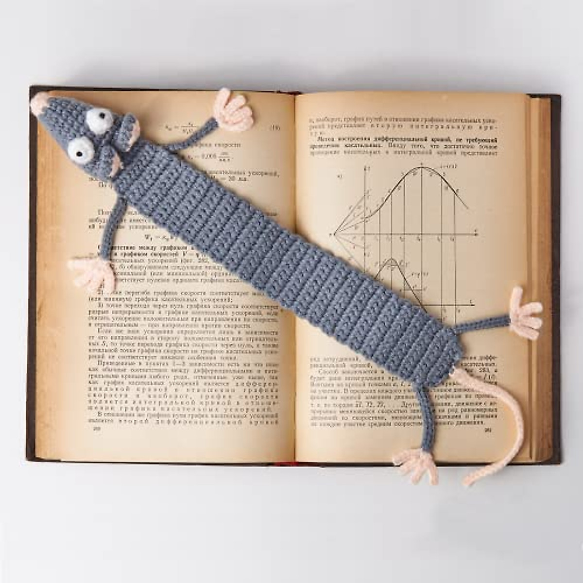 Bookmark Birthday Gifts, Crochet Animal Bookmark for Christmas Stocking Stuffers Mothers Day Valentine's Day Teacher Appreciation Gifts for Women Girls Readers Book Lover (Mouse)