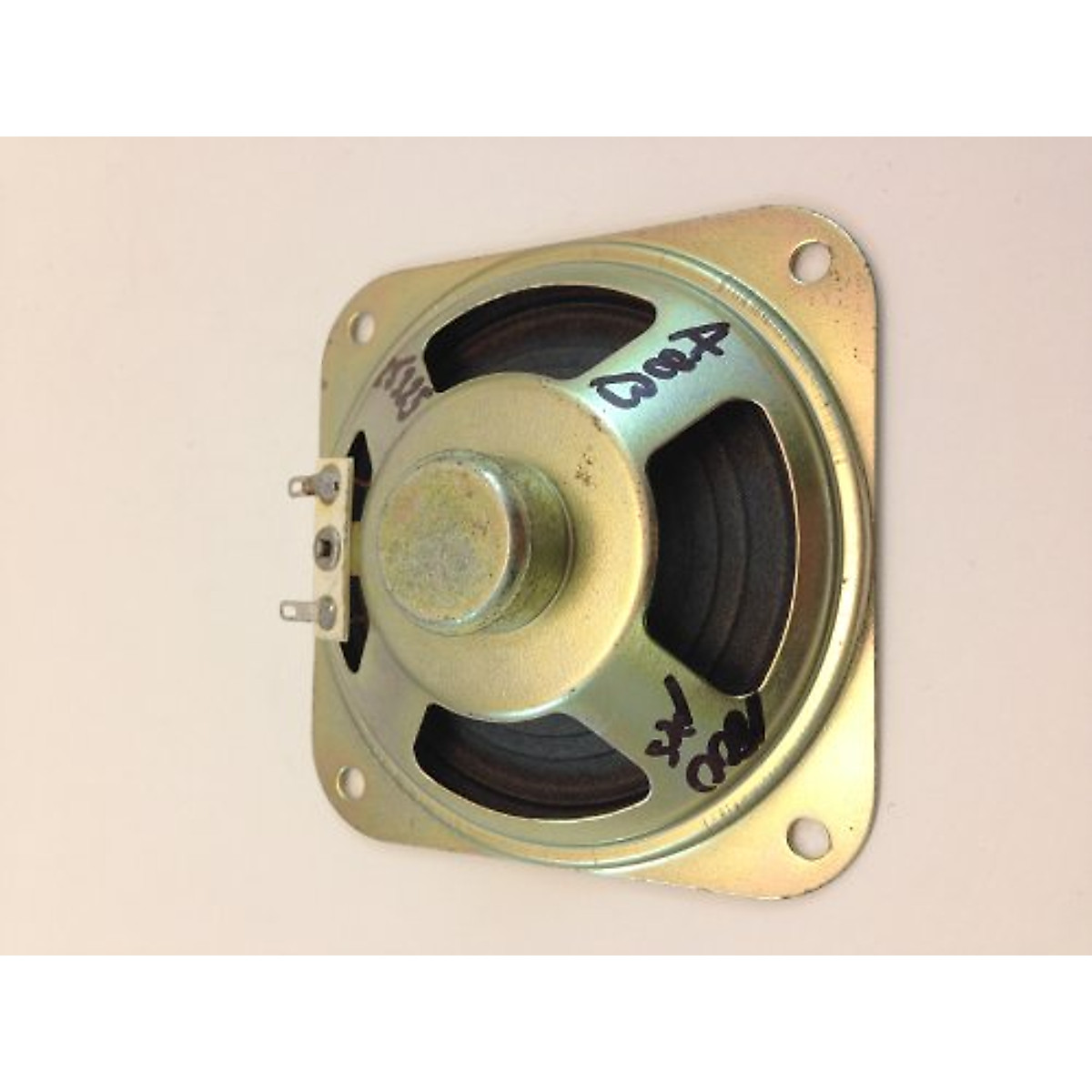 3" REPLACEMENT SPEAKER, BUTTON MAGNET, 3 WATTS @ 8 OHMS
