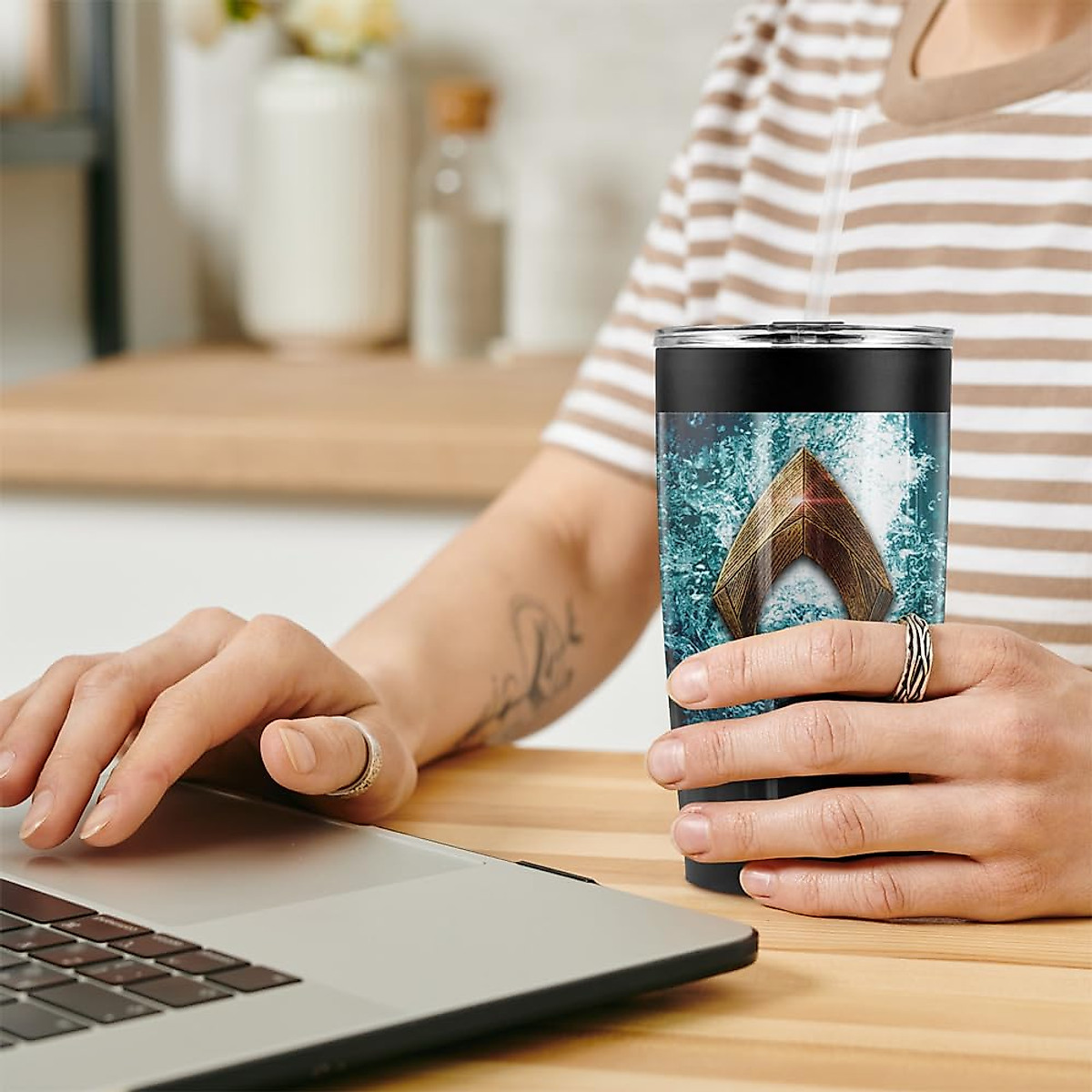 LOGOVISION Justice League Movie Aquaman Logo Stainless Steel Tumbler with Straw and Flip Lid 20 oz, Vacuum Insulated & Double Wall with Leakproof Dual Lid | Great for Iced Coffee and Hot Beverage