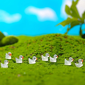 100 Pieces Mini Resin Duck Charms Miniature Duck Figures Tiny Duck Ornament Micro Garden Landscape Aquarium Dollhouse Decor for Christmas Accessories (Glow Clear)