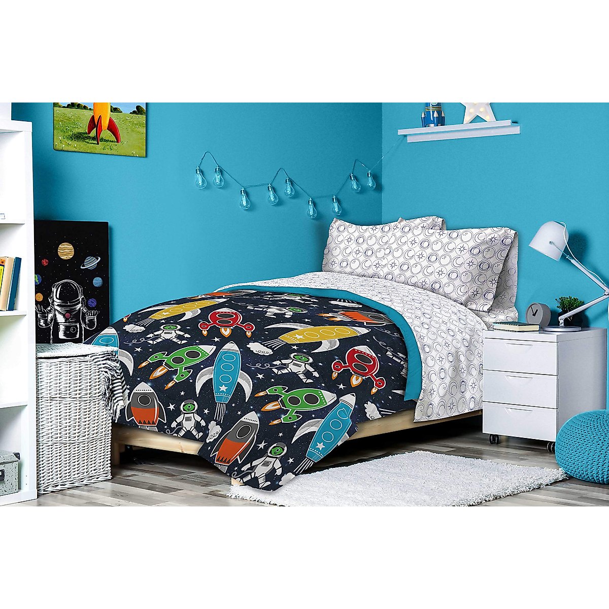 Jay Franco Space 5 Piece Full Bed Set - Includes Comforter & Sheet Set- Bedding Features Spaceships & Rocketships - Super Soft Fade Resistant Microfiber