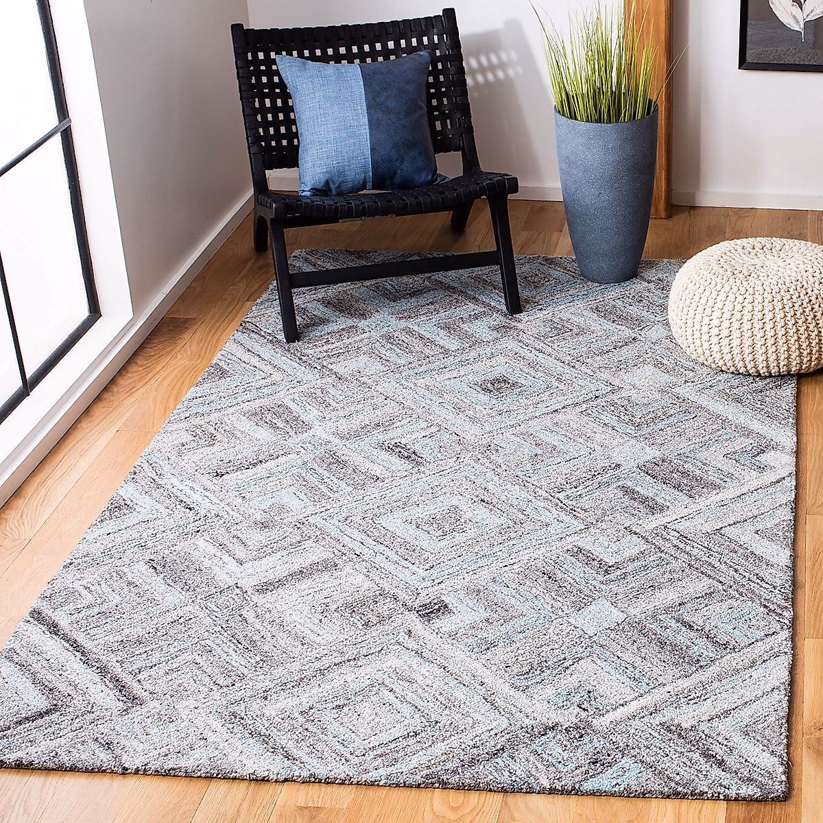 SAFAVIEH Abstract Collection Accent Rug - 4' x 6', Grey & Turquoise, Handmade Wool & Viscose, Ideal for High Traffic Areas in Entryway, Living Room, Bedroom (ABT642F)